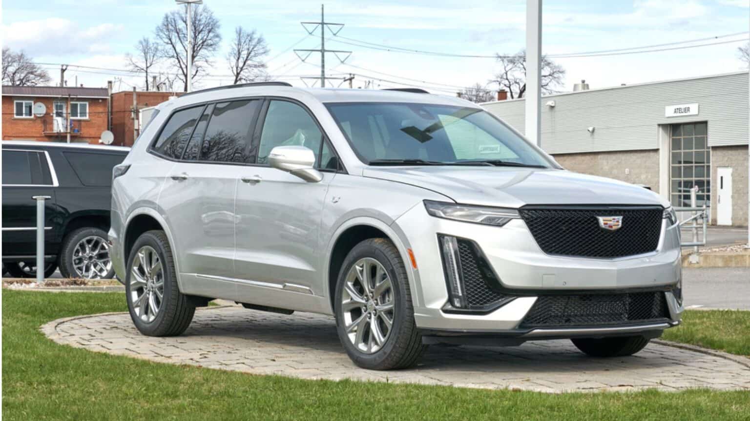 14 Chic Mom Cars for Growing Families That Aren't a Minivan - Mom Life