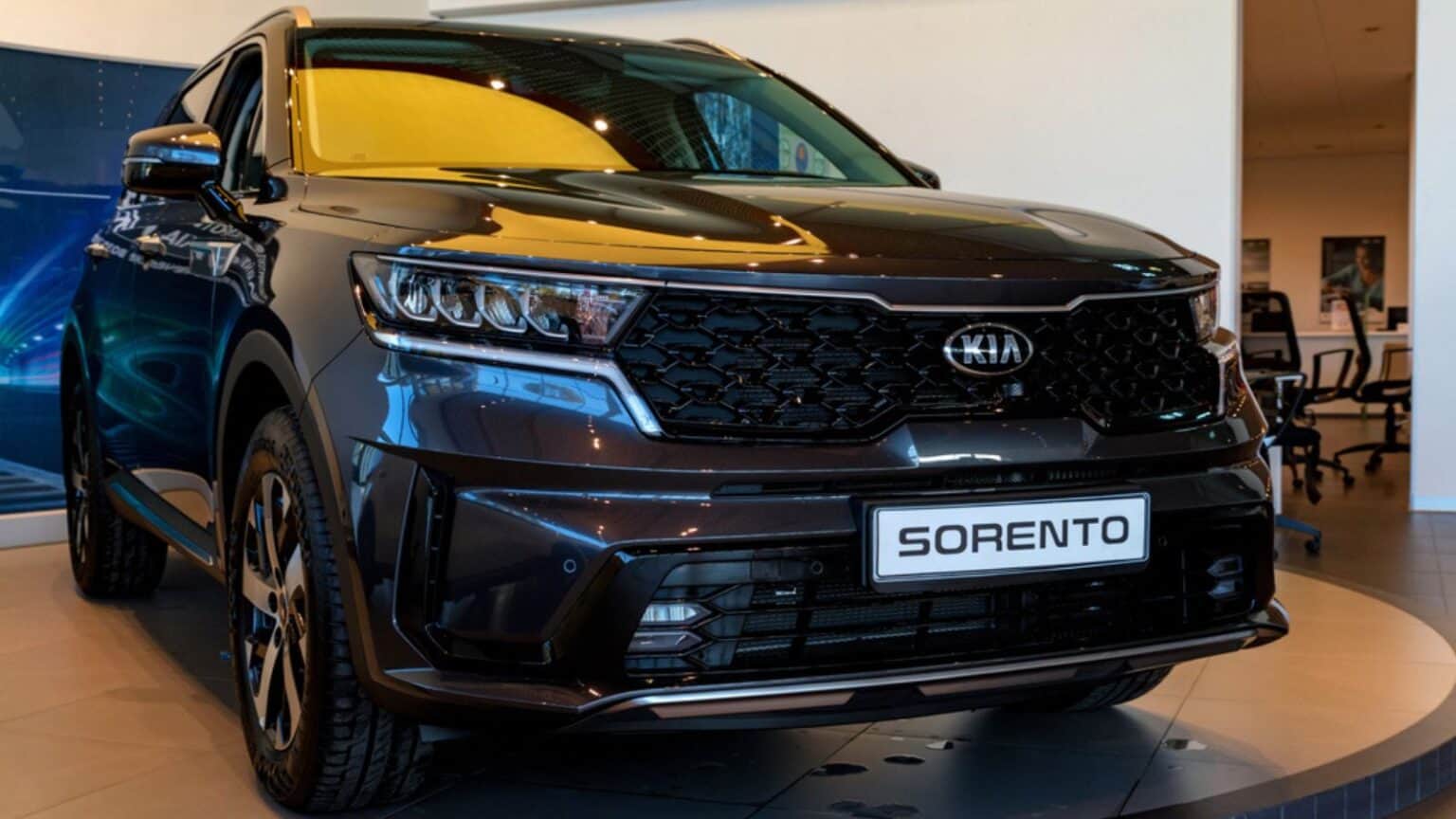 14 Chic Mom Cars for Growing Families That Aren't a Minivan - Mom Life