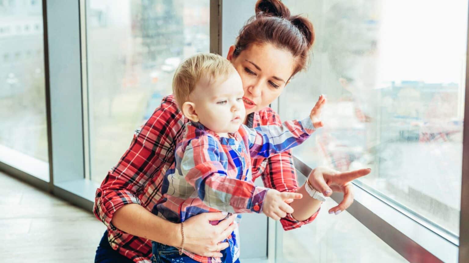 12 Benefits of Having Kids Later in Life (and 4 Cons) - Mom Life